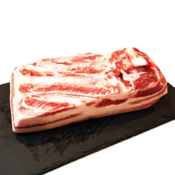 霧島の雄大な自然の中で育った健康的な豚です。黒豚にも引けをとらない柔らかくなおかつジューシーな豚肉です。画像は肩ローススライスです。ブランド名：霧島山麓豚産地（都道府県）：鹿児島県、宮崎県