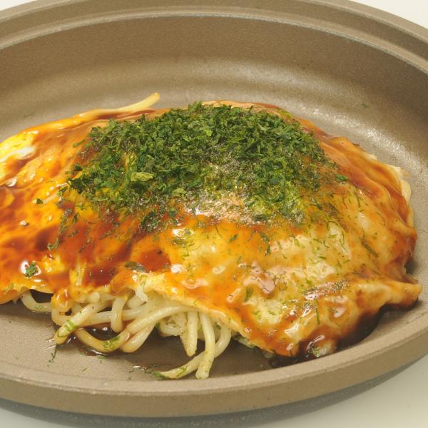 【7,990円以上ご購入で送料無料】【食彩ネットショップ】鉄板で職人が焼き上げたお好み焼きを、そのままの形で急速冷凍。本場、広島の味がお手軽に召し上がれます。■原材料：キャベツ（国産）、中華そば（小麦粉、食塩、小麦蛋白）、卵、小麦粉、豚肉、...