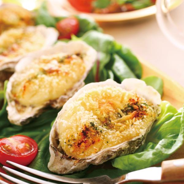 【7,990円以上ご購入で送料無料】【食彩ネットショップ】モッツアレラチーズを贅沢に使用し、クリーミーで濃く 深い味わいです。■原材料：ナチュラルチーズ（外国製造）、かき（韓国産、国 産）、牛乳、ホワイトルー（小麦粉、食用植物油脂）、 クリ...