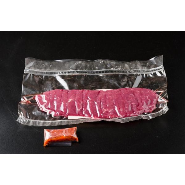 【会津馬刺し　ヒレ馬刺し　スライス　83g［真空］】内容量：83g　(辛し味噌たれ1つ付き)賞味期限：発送日から開封しない状態で5日間（要冷蔵）原産地：国産【当店では生にこだわって、一度も冷凍せずに新鮮なまま全国へお届けしております。】到着...