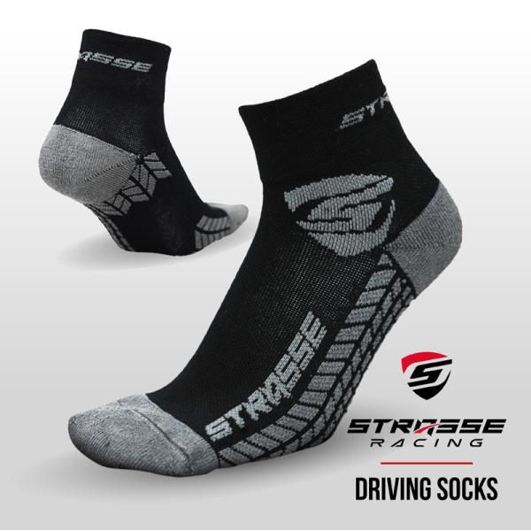 究極のペダルワークを追求するハンコン用STRASSEドライビングソックスです。高い超極細繊維を使用することで繊細なペダルワークを実現。ハンコン特有のアクセルワークに最適。安心の日本製。土踏まずをやや強めに引き上げ足裏のゆるみを抑えて疲れにく...