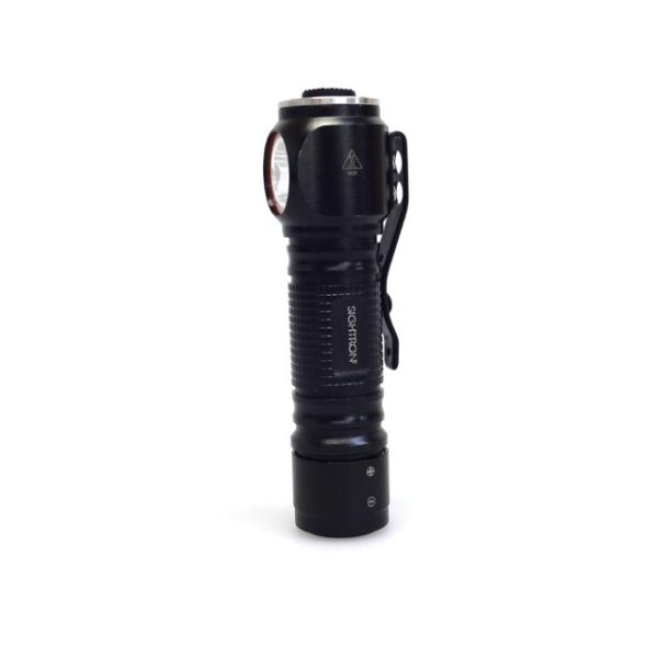 底部に塔載したマグネットで使い方は千差万別！バンドを使えばヘッドランプにもなるマルチファンクションモデル！軽量、コンパクトながら明るい照明です。スイッチを押すごとに段階的に明るさを切り替えられます。点滅を繰り返すストロボ機能もあります。明る...