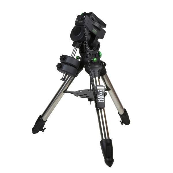 【発売日：2023年09月01日】・マウントの重心を三脚中心に近づけた設計により、一般的なドイツ式赤道儀と比べ、より安定性に優れます。・搭載可能重量は35kg。ウォーム歯数は赤経側が308枚、赤緯側が288枚。ベルトドライブを介してステッピ...