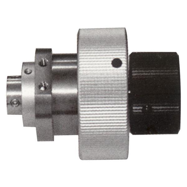 ピントノブの回転を1/7に減速し、より精密なピント合わせを可能にします。