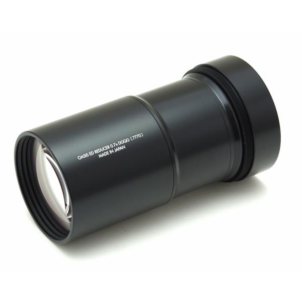 ＜本製品の特長＞●新設計の3群4枚、中判センサーサイズ対応の高性能レデューサーです。●前玉にEDレンズを採用し、収差補正効果を高めております。●スペーサーの組み換えにより、107FLと90FLに対応。●倍率は0.7倍、107FL/90FLが...