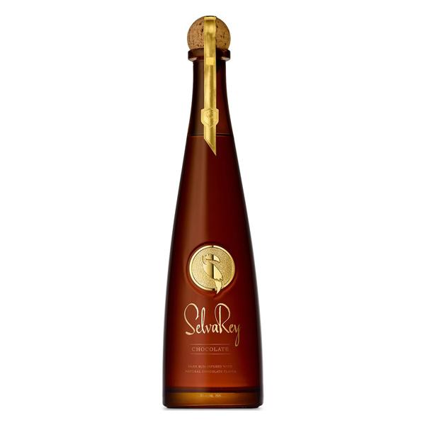 醸造は伝説のラム造りの巨匠ドン・パンチョが手掛けています。1922年製の動静連続式蒸留器を使用し、チョコレートは5年熟成のラムに、100%天然チョコレートから抽出したエッセンスを加えて仕上げています。ストレート、ロックはもちろん、コーヒーに...