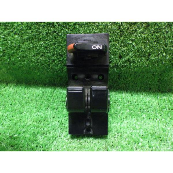**** 商品説明を必ずご確認ください ****部品管理番号：000001290061900メーカー純正品番：35750-S3C-003部品名：パワーウインドウスイッチ部品区分：リサイクル品車名：バモス車両タイプ名：55584通称型式：HM...