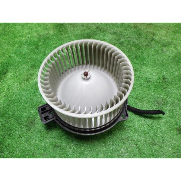 **** 商品説明を必ずご確認ください ****部品管理番号：000001379767900メーカー純正品番：KD77-61-B10部品名：ヒーターブロアモーター・ヒーターモーター部品区分：リサイクル品車名：CX-5車両タイプ名：55574...