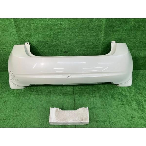 **** 商品説明を必ずご確認ください ****部品管理番号：000001603515100メーカー純正品番：85022-3VA1B部品名：リアバンパー・リヤバンパー部品区分：リサイクル品車名：ノート車両タイプ名：5ドアハッチバック通称型式...