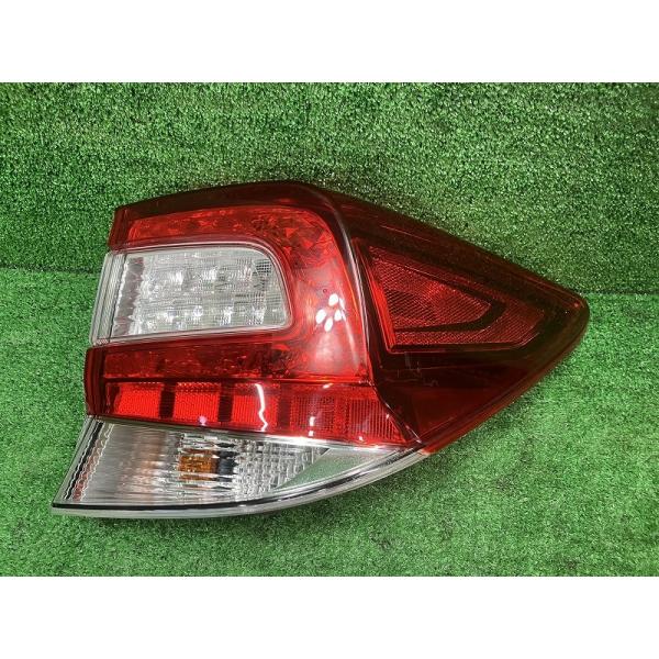 **** 商品説明を必ずご確認ください ****部品管理番号：000001681715500メーカー純正品番：84912FL100部品名：右テールランプ・テールライト部品区分：リサイクル品車名：インプレッサ車両タイプ名：4ドアセダン通称型式...