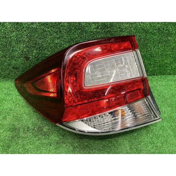 **** 商品説明を必ずご確認ください ****部品管理番号：000001681815600メーカー純正品番：84912FL110部品名：左テールランプ・テールライト部品区分：リサイクル品車名：インプレッサ車両タイプ名：4ドアセダン通称型式...