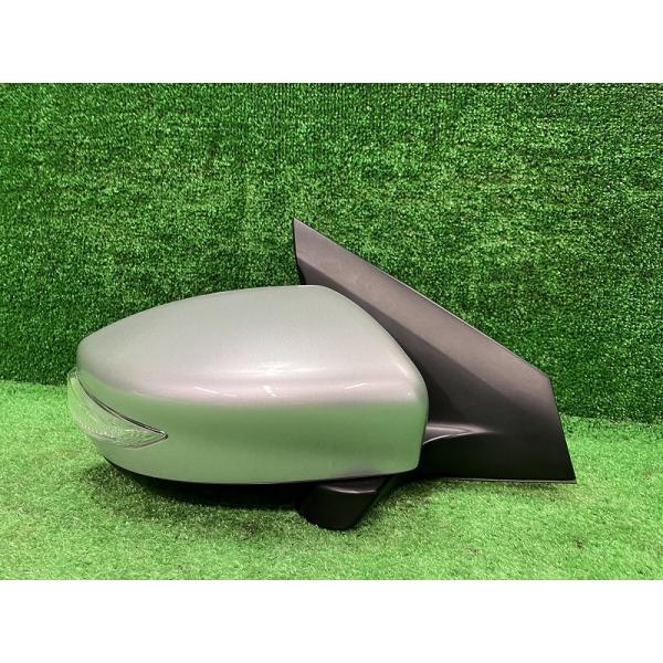 **** 商品説明を必ずご確認ください ****部品管理番号：000001687213500メーカー純正品番：96301-3SB1B部品名：右サイドミラー・ドアミラー部品区分：リサイクル品車名：シルフィ車両タイプ名：4ドアセダン通称型式：B...