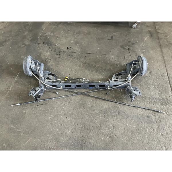 **** 商品説明を必ずご確認ください ****部品管理番号：000001687253500メーカー純正品番：55501-3ST0A部品名：リアアクスルビーム部品区分：リサイクル品車名：シルフィ車両タイプ名：4ドアセダン通称型式：BDSAR...