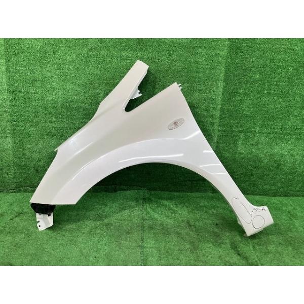 **** 商品説明を必ずご確認ください ****部品管理番号：000001694510700メーカー純正品番：F3101-3VAMA部品名：左フロントフェンダー部品区分：リサイクル品車名：ノート車両タイプ名：5ドアハッチバック通称型式：TD...