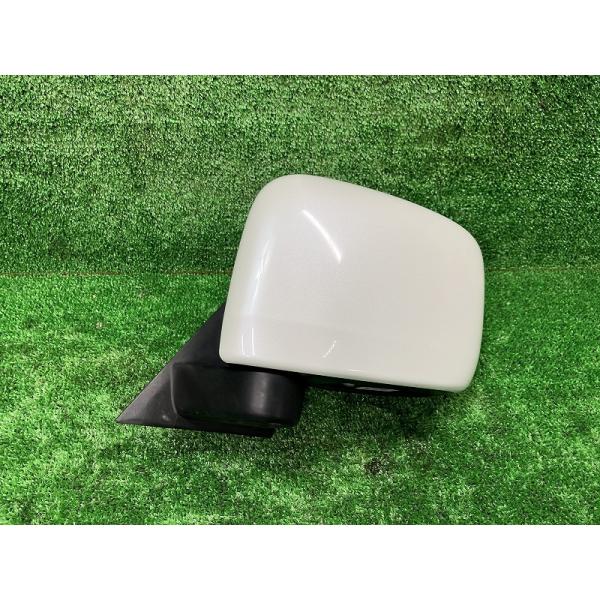 **** 商品説明を必ずご確認ください ****部品管理番号：000001725713600メーカー純正品番：84702-81MV2-Z7T部品名：左サイドミラー・ドアミラー部品区分：リサイクル品車名：スペーシア車両タイプ名：5ドアハッチバ...