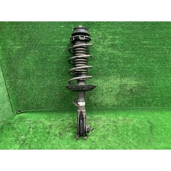 **** 商品説明を必ずご確認ください ****部品管理番号：000001729050210メーカー純正品番：51621-T5E-J04部品名：左フロントストラット部品区分：リサイクル品車名：フィット車両タイプ名：5ドアハッチバック通称型式...