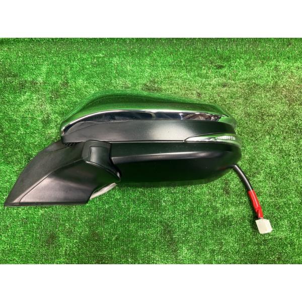 **** 商品説明を必ずご確認ください ****部品管理番号：000001738213600メーカー純正品番：87940-28B80部品名：左サイドミラー・ドアミラー部品区分：リサイクル品車名：エスクァイア車両タイプ名：5DBOXワゴン通称...