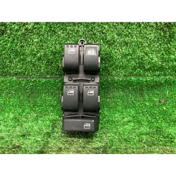 **** 商品説明を必ずご確認ください ****部品管理番号：000001740861900メーカー純正品番：84820-B2540部品名：パワーウインドウスイッチ部品区分：リサイクル品車名：タフト車両タイプ名：5ドアハッチバック通称型式：...