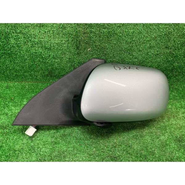 **** 商品説明を必ずご確認ください ****部品管理番号：000001758413600メーカー純正品番：87940-52G20部品名：左サイドミラー・ドアミラー部品区分：リサイクル品車名：プロボックス車両タイプ名：ボンネットバン通称型...