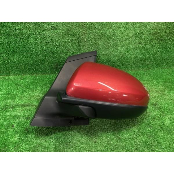 **** 商品説明を必ずご確認ください ****部品管理番号：000001758813600メーカー純正品番：D01M-69-180C 72部品名：左サイドミラー・ドアミラー部品区分：リサイクル品車名：デミオ車両タイプ名：5ドアハッチバック...