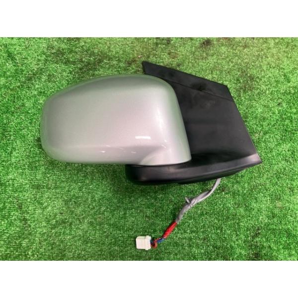 **** 商品説明を必ずご確認ください ****部品管理番号：000001765413500メーカー純正品番：96301-6YN6A部品名：右サイドミラー・ドアミラー部品区分：リサイクル品車名：AD車両タイプ名：ボンネットバン通称型式：YD...