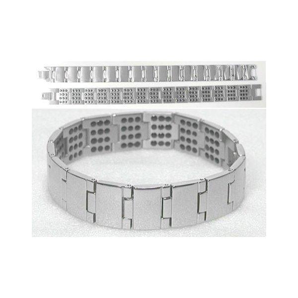 メーカー直送のため、代引決済はご利用いただけません。★ゲルマニウム粒を180個もセットした、チタン（99.9％）製のブレスレットです。 ＊軽量にもかかわら、ずっしりとした重みのあるオシャレなデザインに仕上げました。 ＊チタンは、軽くて錆びに...