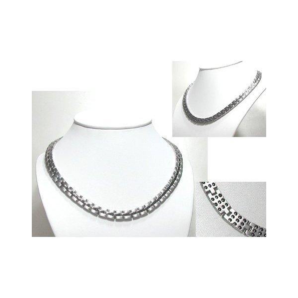 メーカー直送のため、代引決済はご利用いただけません。★ゲルマニウム粒を何と２５２個も装着したチタンのネックレスです。 ＊金属のなかでも軽いチタンを使っていますので、ゲルマニウムの数のわりには重さを感じさせません。 ＊さらにチタンは金属の中で...