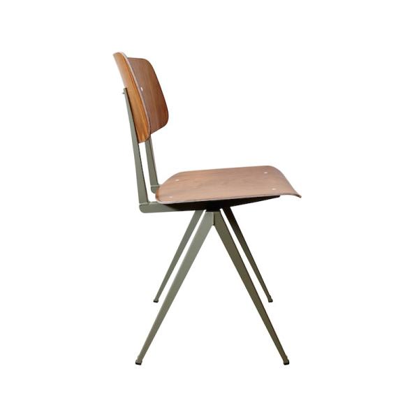 Galvanitas(ガルファニタス)のインダストリアルチェアModel S16は1950年代後半から60年代初頭、学校、オフィなどの公共施設でのヘビーユーズに耐えられるよう、安価で実用性と耐久性が織り込まれたデザインとして製作されました。...