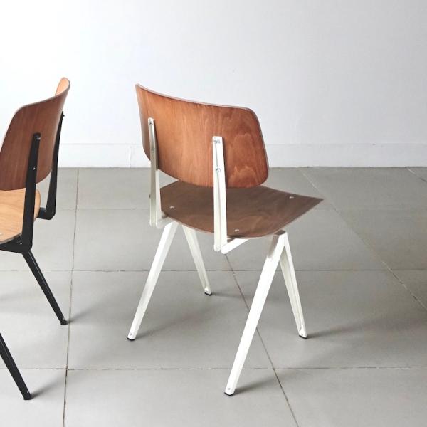 Galvanitas(ガルファニタス)のインダストリアルチェアModel S16は1950年代後半から60年代初頭、学校、オフィなどの公共施設でのヘビーユーズに耐えられるよう、安価で実用性と耐久性が織り込まれたデザインとして製作されました。...