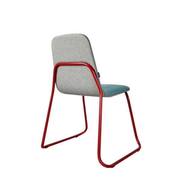 Siren chairはシカゴを拠点とするデザイナー、Jacob Nitzによる爽やかでカラフルなデザインです。様々な角度で美しいカーブを描いたスチールフレームに、露出するファスナーや留め具を使わないスマートな方法で成型シートシェルが組み込...