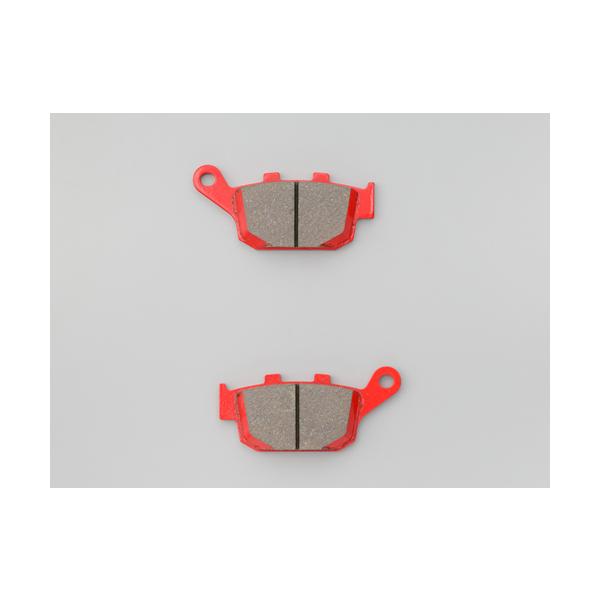 低温時でも安定した制御力を発揮し、街乗りや通勤に最適。レジン系パッドでありながら、雨天時の摩擦低下を最小限に抑え、安定した制動力を確保しています。握り始めからリニアに効く特性で、鳴きにくくローターにも優しい。初めての交換にもおすすめできる、...