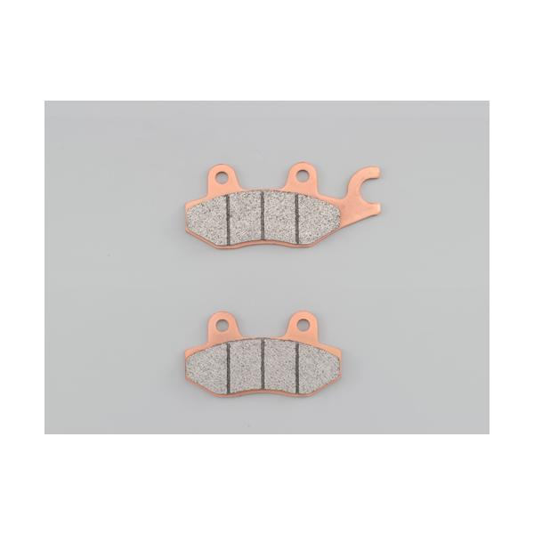 赤パッドを超える制御力とコントロール性能を両立。握り込みに応じてリニアに立ち上がる効きで、ワインディングやスポーツツーリングに最適です。制動力・コントロール性・ローター保護性のバランスに優れた、デイトナ定番のオールラウンドハイグレードモデル...