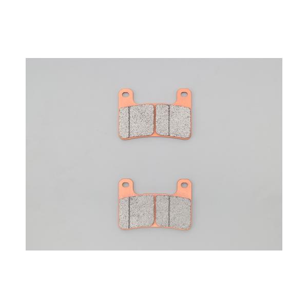 赤パッドを超える制御力とコントロール性能を両立。握り込みに応じてリニアに立ち上がる効きで、ワインディングやスポーツツーリングに最適です。制動力・コントロール性・ローター保護性のバランスに優れた、デイトナ定番のオールラウンドハイグレードモデル...