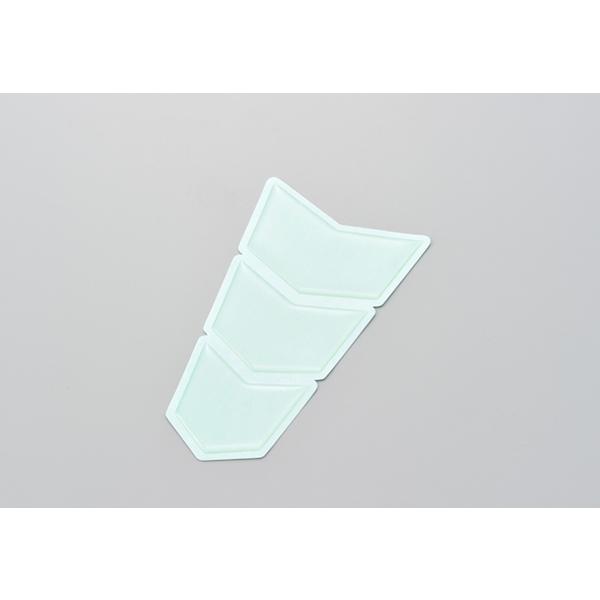 【商品説明】立体感があるポッティング樹脂を使用したやわらかくて貼りやすいタンクパッド。シンプルなモノトーンカラー。ブラックと純正色を邪魔しないクリアーを用意。【カラー】Sサイズ【サイズ】縦127.5mm×横67.5mm