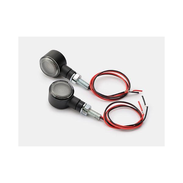 面発光LEDを採用したコンパクトウインカー面発光LEDを採用することで、従来品のようにLEDの粒が見えてしまうことがありません。本体はアルミダイカスト製マットブラック塗装仕上げ。レンズには、アンバーとスモークを設定し車両の雰囲気に合わせるこ...