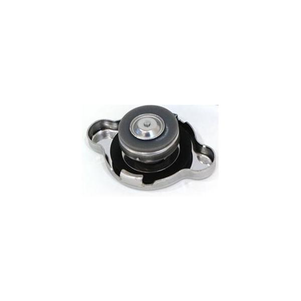 ラジエターキャップはラジエター内の圧力を調整する弁の役割を担います。冷却水は高温ほど圧力が高く、低温ほど圧力が低い状態です。高温になりラジエター内の圧力が上昇すると、主圧弁が作動し圧力を調整します。また、圧力が下がると負圧弁が作動し、圧力を...