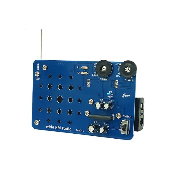 【仕様】●サイズ(アンテナ含まず)：W110ｘＤ47ｘＨ70（ｍｍ）●受信周波数範囲：76〜108MHｚ●消費電流：約35ｍＡ（ボリューム位置中間時)●部品点数：34点　【組み立てに必要な道具】●ニッパー●＋ドライバー●はんだごて●ラジオペ...