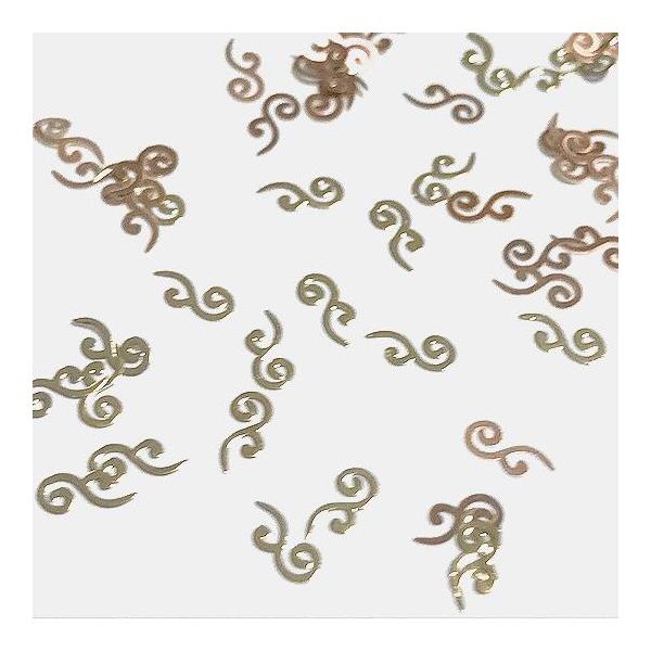 リーフのメタルパーツです。裏面は銅古美色となります。【サイズ】・5mm×2mm×0.1mm【カラー】・ゴールド【内容量】・10枚入り【確認事項】※パソコンの種類や環境により、商品の色合いや質感が実物と若干異なって見える場合があります。予めご...