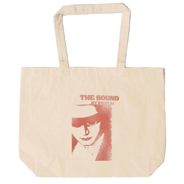 厚手で丈夫なキャンパストートバッグです。様々なシーンに活躍します。カジュアルながら質実剛健なキャンバス地のトートバッグです。使いやすい大きさで、お買い物や書類や雑誌、ノートパソコンを入れたちょっとした移動に便利です。アイテム １２ｏｚキャン...