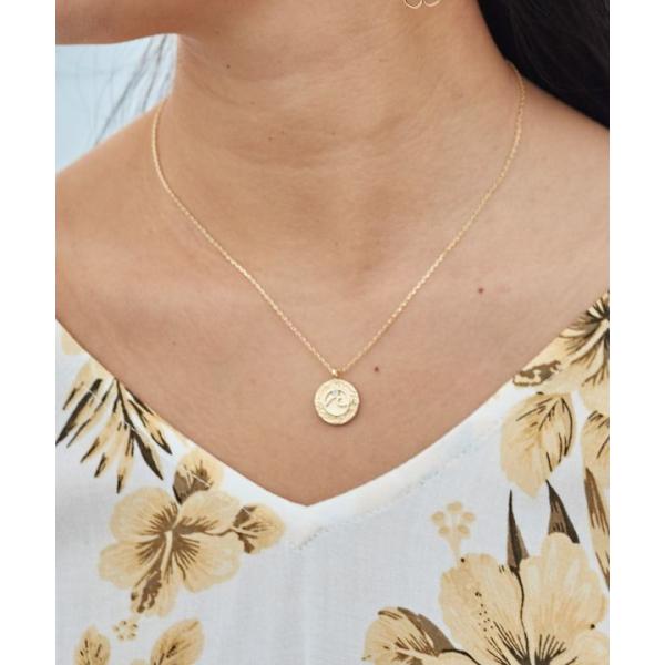 ※教室やチームで複数個まとめてご購入の方は在庫確認いたしますのでお問い合わせの上カートにお入れくださいませ。4CSZ911802全長 42cm　 モチーフサイズ 1.4cm （アジャスター 5cm）素材メタル　ガラス商品仕様コインの中に波を...