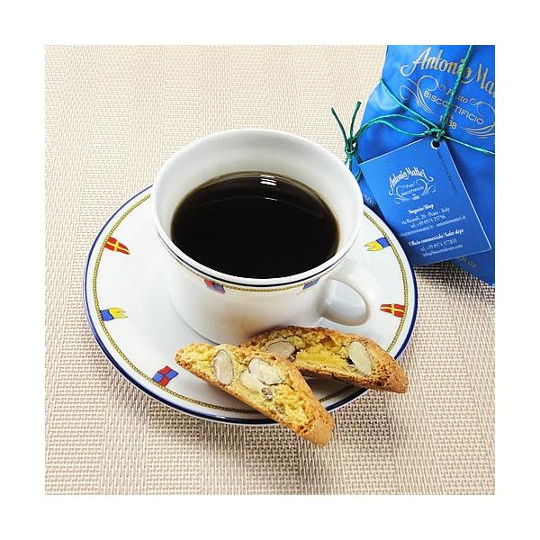 百貨店でも完売する人気のカントチーニ（ビスコッティ）。世界で最初につくられたと言われる、イタリアでも人気のAntonio Mattei（アントニオマッテイ）の自信作です。