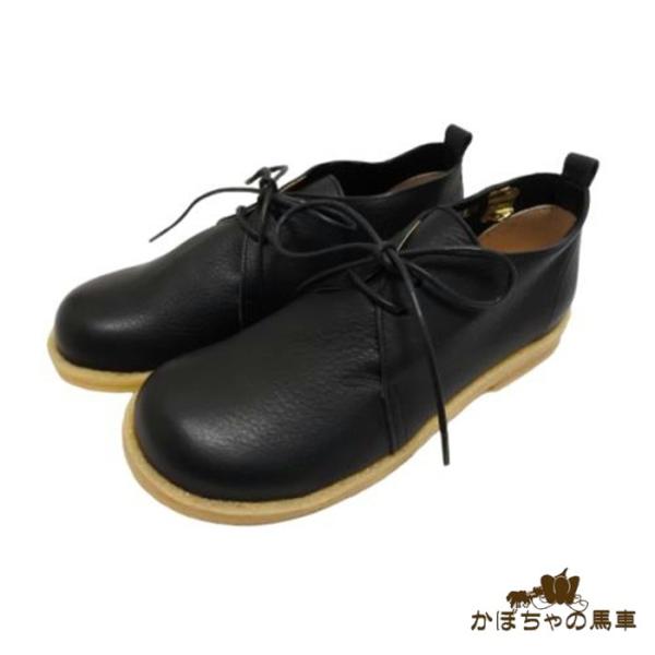 かぼちゃの馬車の靴は、ナチュラルでかわいい雰囲気が魅力的です。神戸の工房で裁断から縫製まで丁寧に作りこんでいる日本製です。素材:本革ヒール:約2センチ 日本製※革の表情を活かした仕上げをしているので、しわのつき方がそれぞれ違います。※色味や...