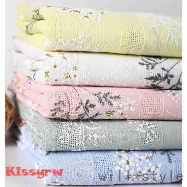 商品仕様素材ー綿100％　幅1.45m×長さ1m立体的な刺繍が美しいケミカルレースや全体に透かしのカットワークが施された綿レース等素材でも雰囲気が異なるのもまた魅力です。縁取りに飾るレースも豊富に揃えています。フェミニン、ガーリー、ゴージャ...