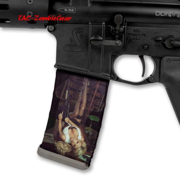 【発売日：2018年02月20日】US NightVision社製のAR15/M4用のマガジン用デカール/2枚セットAR15/M4系の5.56mm STANAGマガジン対応PMAGなどのポリマーマガジン対応2枚セットなのでM4系マガジン2本...