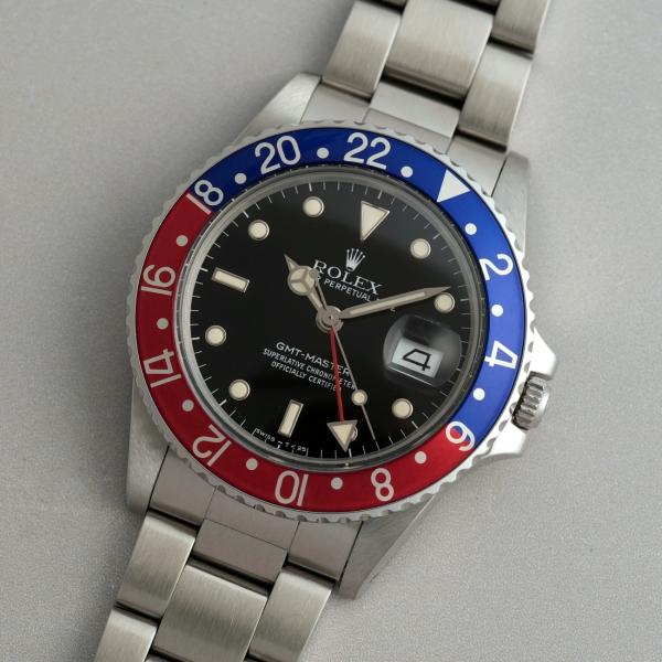 【発売日：2026年05月12日】1987 Rolex GMT-Master 16750 Pepsi Bezel Tritium Lume Neo-Vintage Serviced■ブランド：ロレックス■モデル：GMTマスターI■製造年：1...