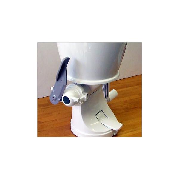 ●お餅の大きさはハンドルの回転数で調整でき、均等に切り分けることができます。●簡単に分解でき、丸洗いできます。収納もコンパクト。北海道、沖縄県、離島への送料はお見積りになります。スマートフォンからご注文の際はパソコン版商品説明もご確認ください。