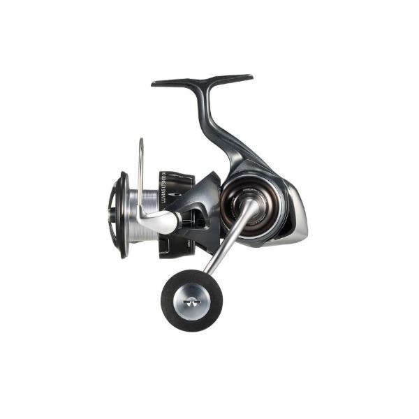 ●DAIWA●商品名：LUVIAS●詳細軽さの継承と進化。24LUVIASLUVIAS誕生から20年目の、6代目LUVIAS誕生。ZAIONボディ×ZAIONローターを搭載し、軽量性と剛性という相反する性能を高次元で実現。アイテム：24LU...
