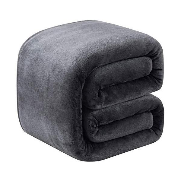 【発売日：2018年12月31日】FEATURES and DURABILITY - Stay warm and cozy all year long with Richave Super Soft Fleece Blanket the G...