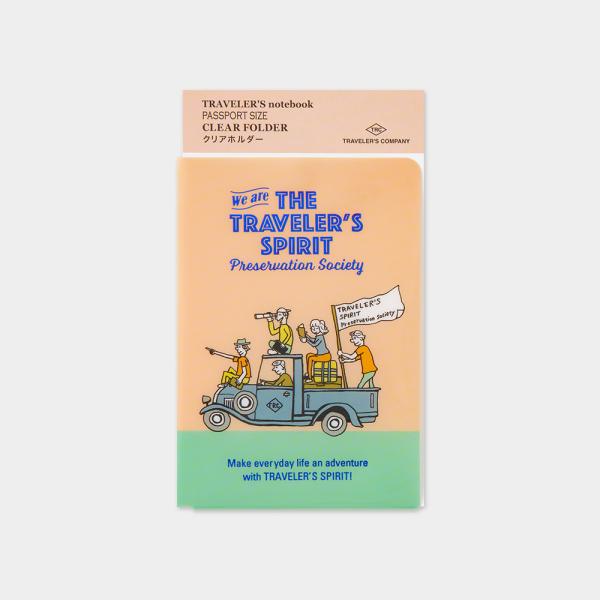 2026年限定デザインのトラベラーズノート パスポートサイズのクリアホルダーです。 ＜パッケージ内容＞素材：PP製サイズ：パッケージ/H153×W93×D1mm、本体/H128×W89×D1mmMADE IN JAPAN