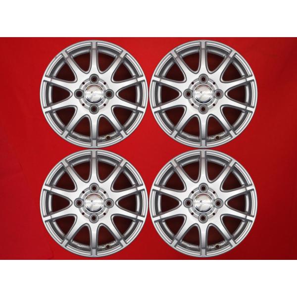 センターキャップ3個エンブレム少々シミや4本所々小キズ、4本所々小キズ少々あるので、さらにお値打ち価格となっております！新品ゴムバルブ付きです。